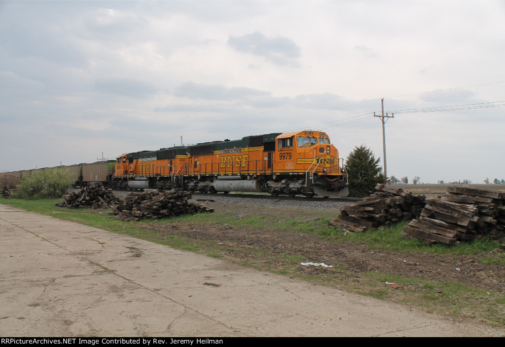 BNSF 9979 & 8938 (2)